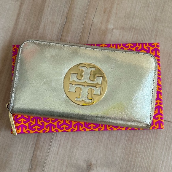 Tory Burch | Bags | Tory Burch Continental Wallet Gold | Poshmark